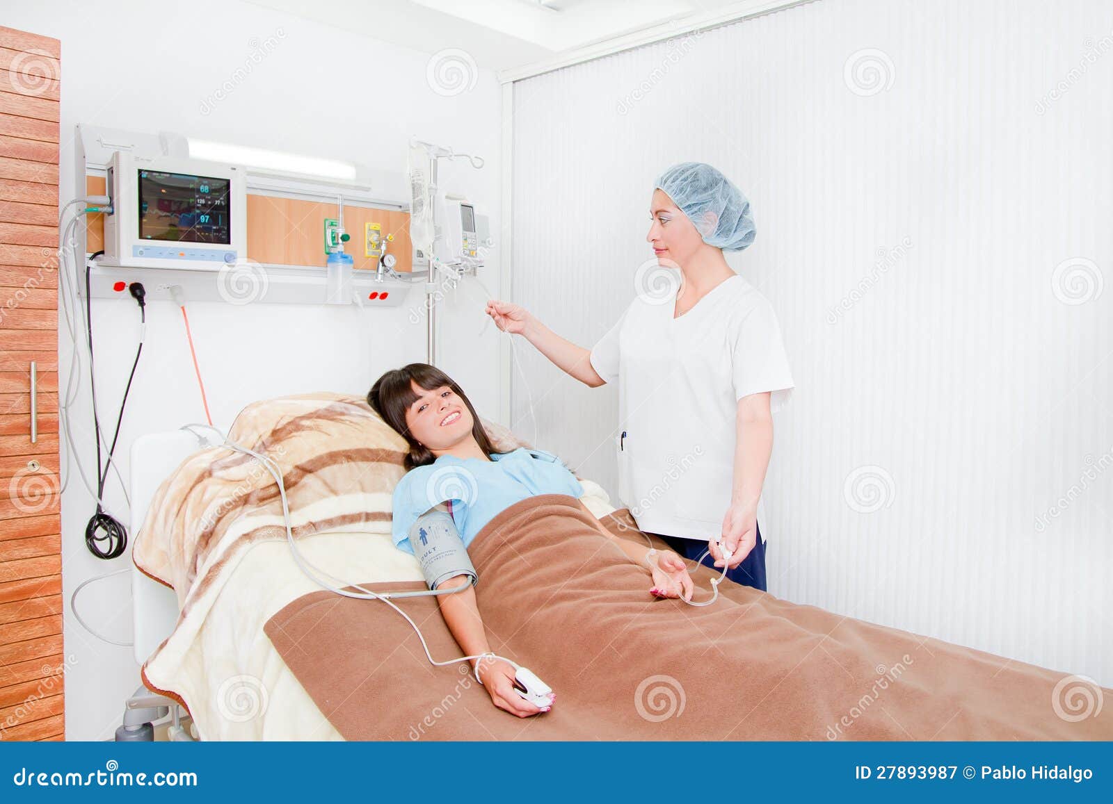 Behandeln Sie Oder Warten Sie Die Unterhaltung Mit Patienten Im ...