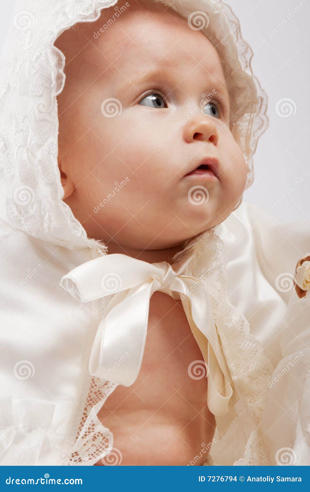 Behandla Som Ett Barn Dop- Kläder Arkivfoto - Bild av härlig, barndom ...