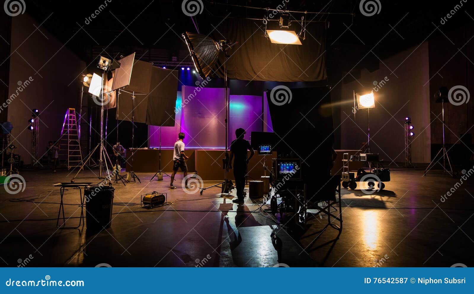 Behind the scenes editorial photography. Image of professional - 76542587