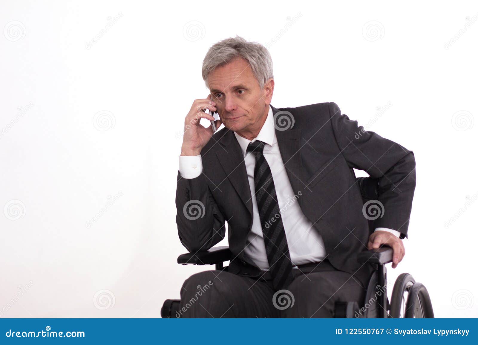 Behinderter Mann Im Rollstuhl in Der Klage Stockbild - Bild von ...