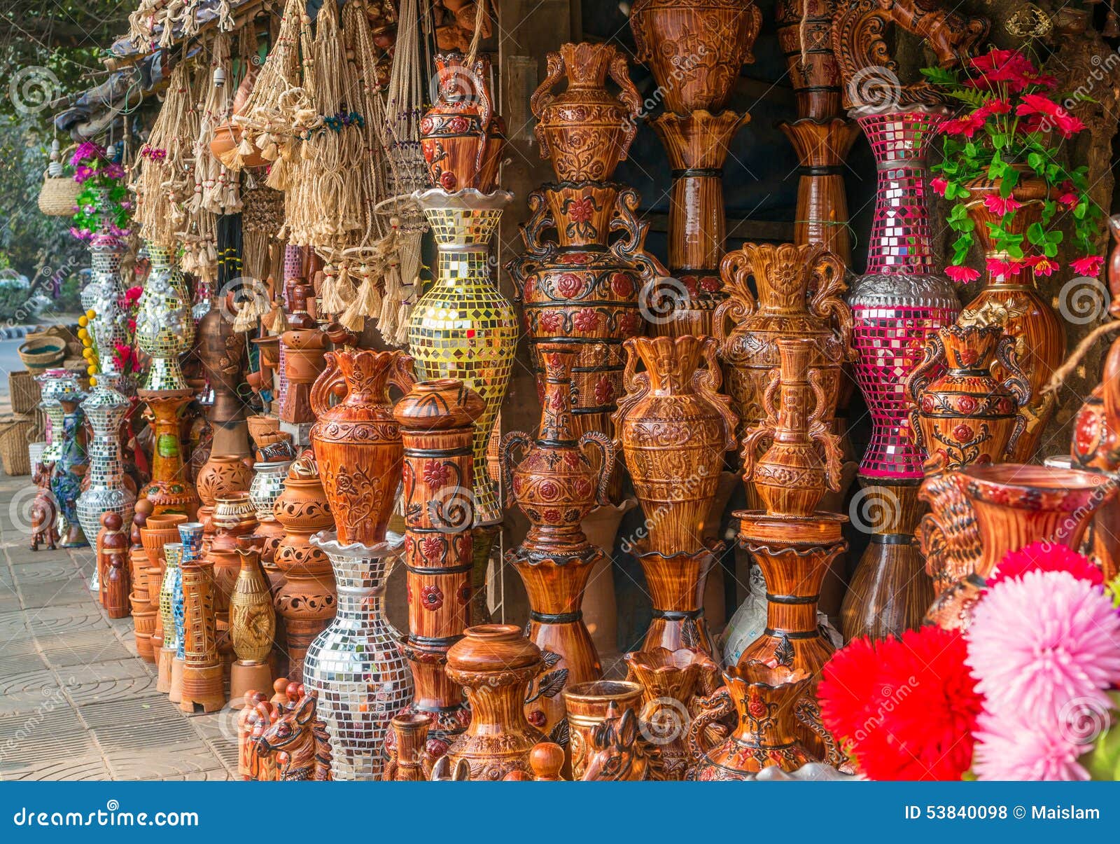 Bei POT di argilla fotografia stock editoriale. Immagine di negozio ...