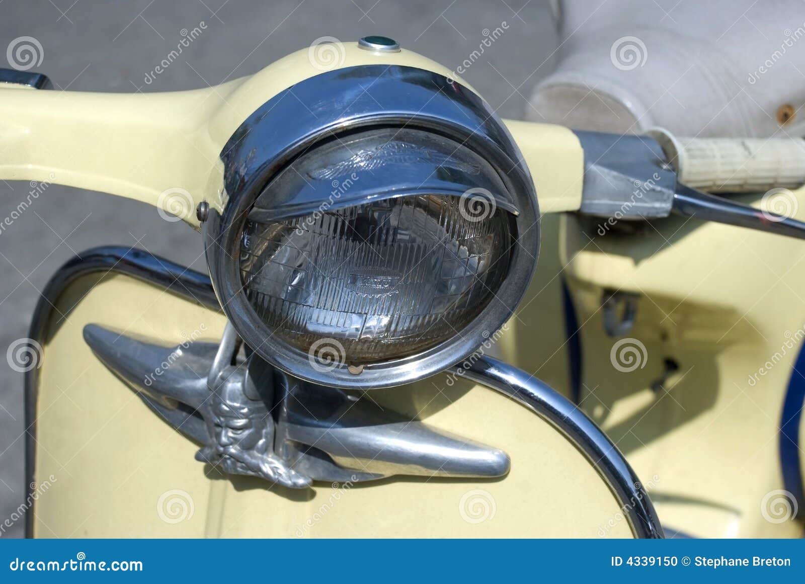 Beige vespa head light stock photo. Image of headlight - 4339150