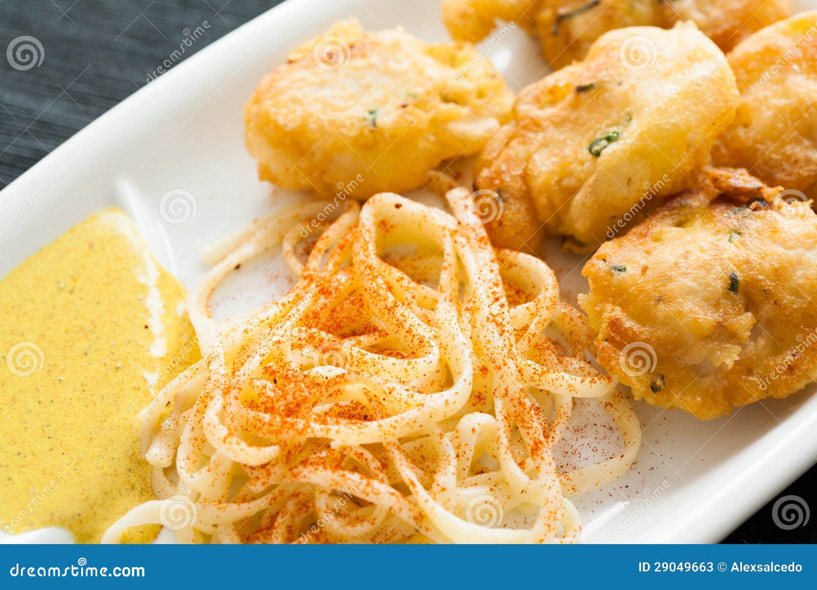 Beignets de poissons image stock. Image du assiette, méditerranéen ...