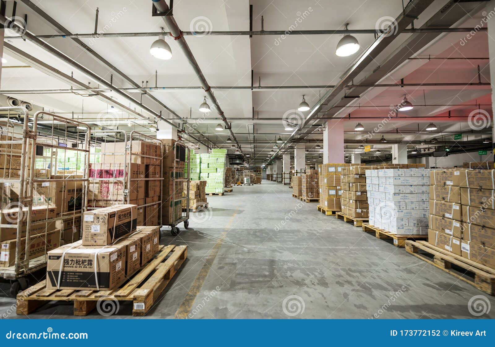 BEIJING, CHINA - JUNE 03, 2019: Modern Automation of Warehouse ...