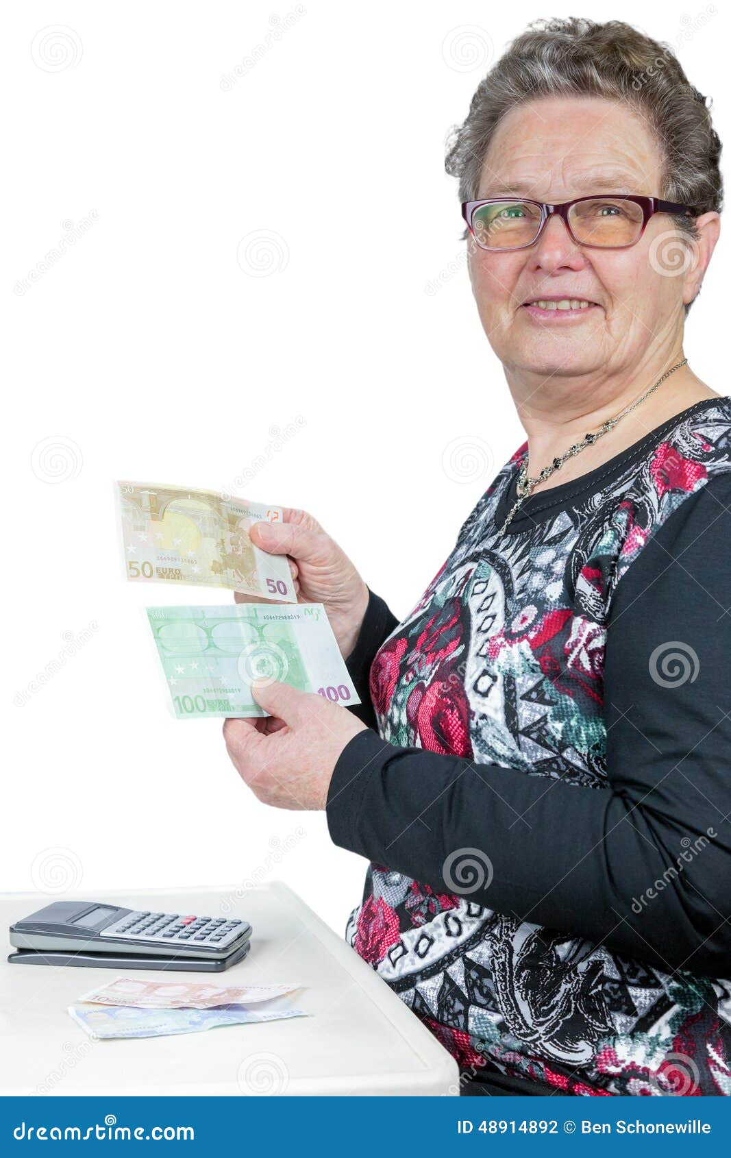 Bejaarde Die En Geld Tellen Tonen Stock Foto - Image of tellen, betaal ...