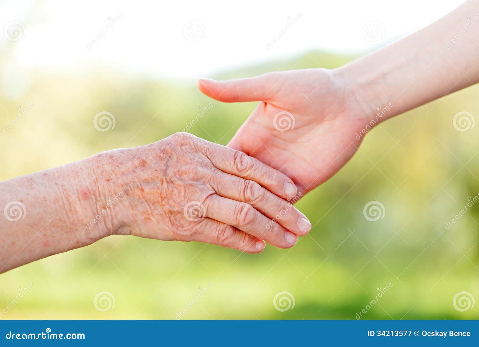 Bejaarde zorg stock afbeelding. Image of familie, sluit - 34213577