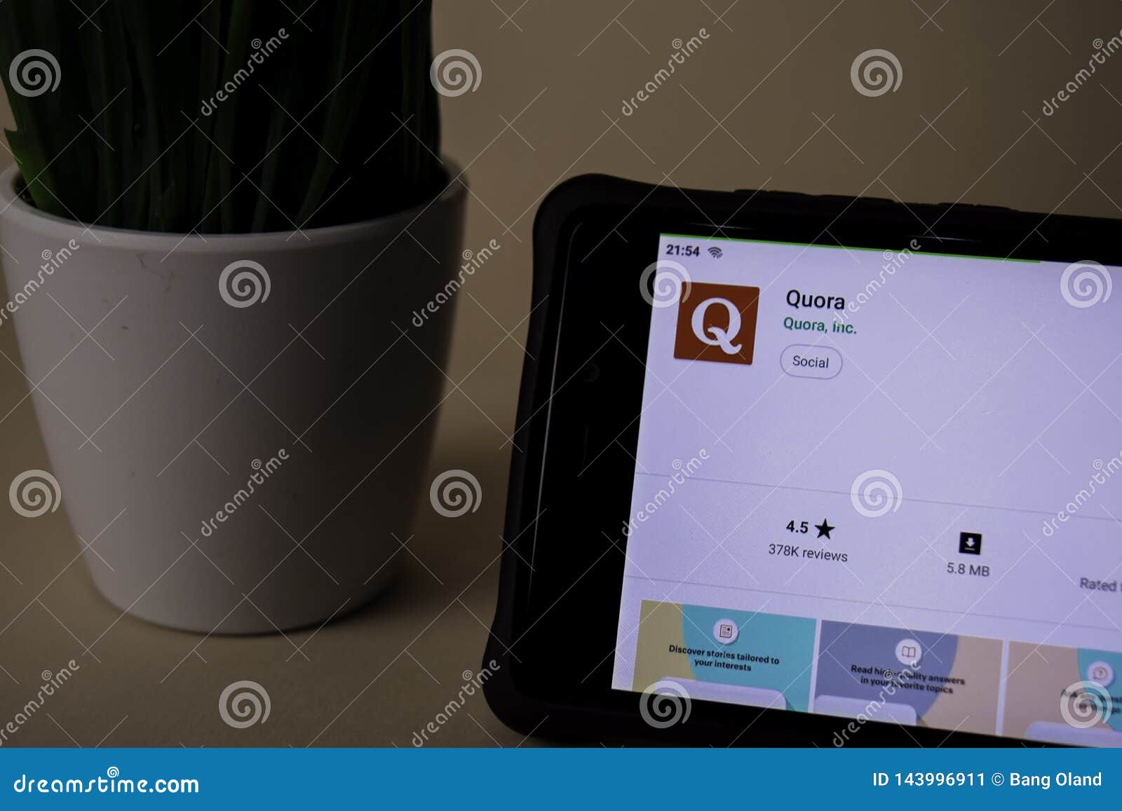 Quora Dev Application on Smartphone Screen. Quora is a Freeware Web ...