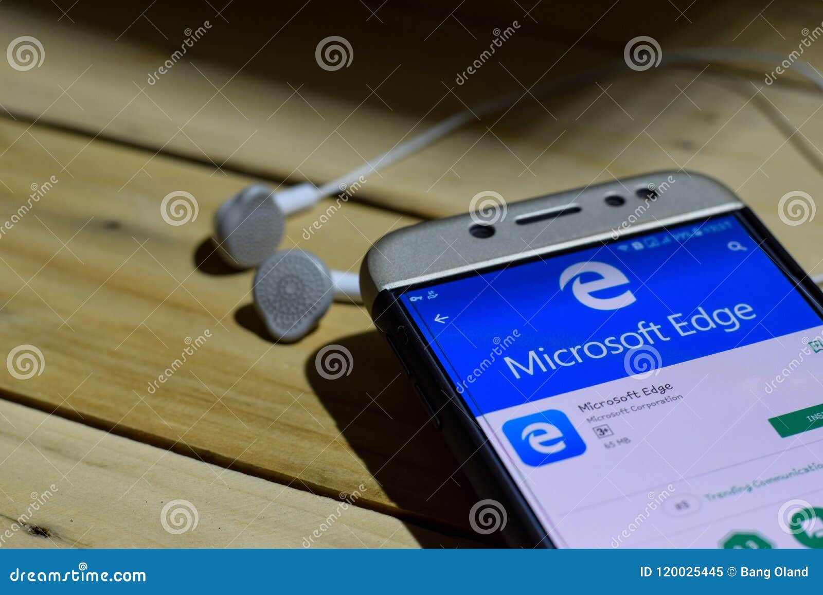 Microsoft Edge by Google Dev Application on Smartphone Screen Editorial ...