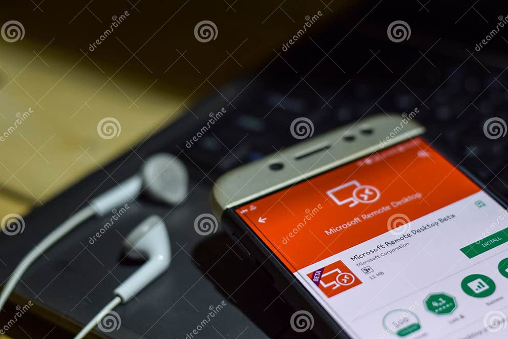 Microsoft Remote Desktop Beta Dev Application on Smartphone Screen ...