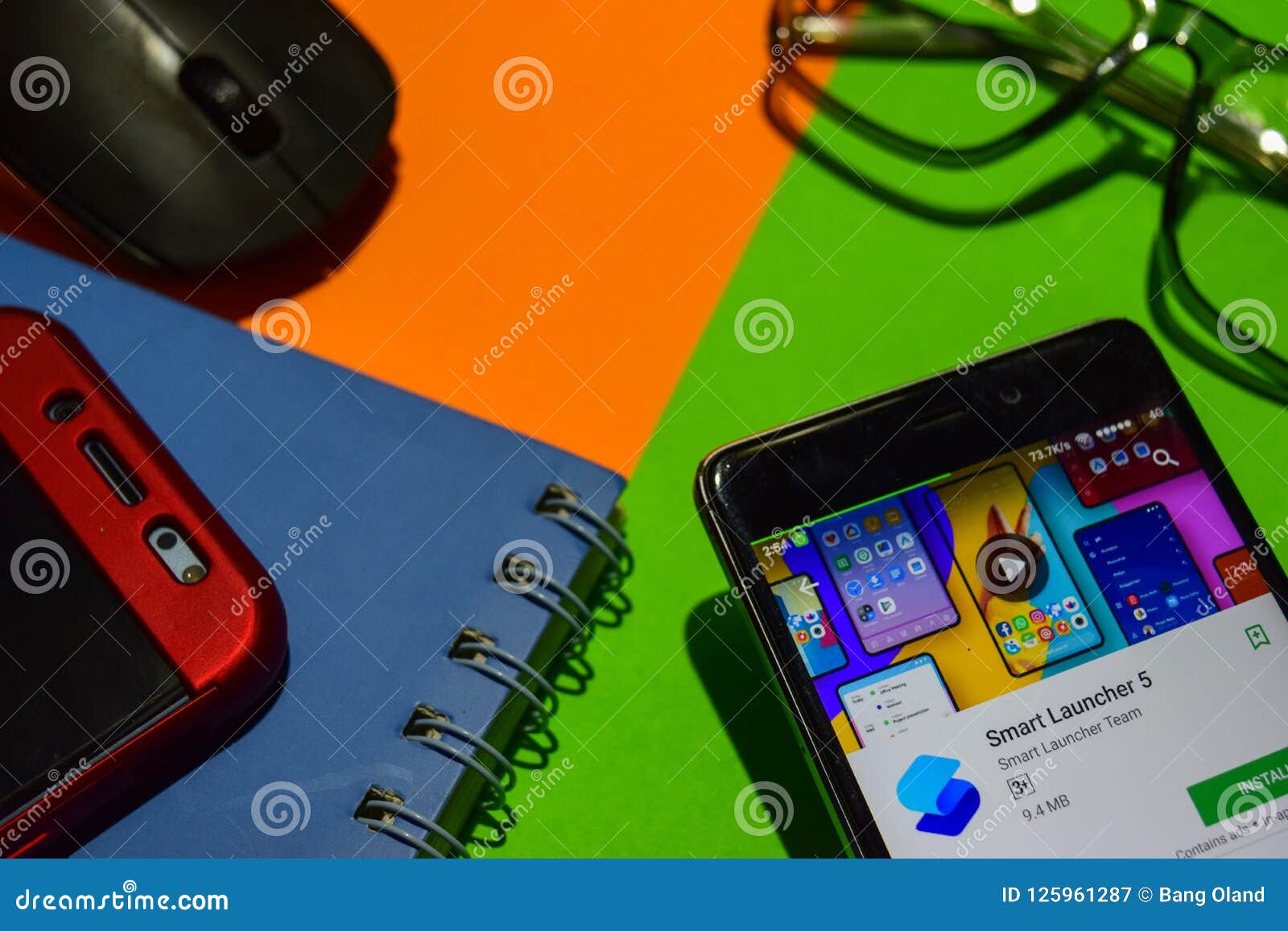 Smart Launcher 5 Dev App on Smartphone Screen Editorial Photography ...