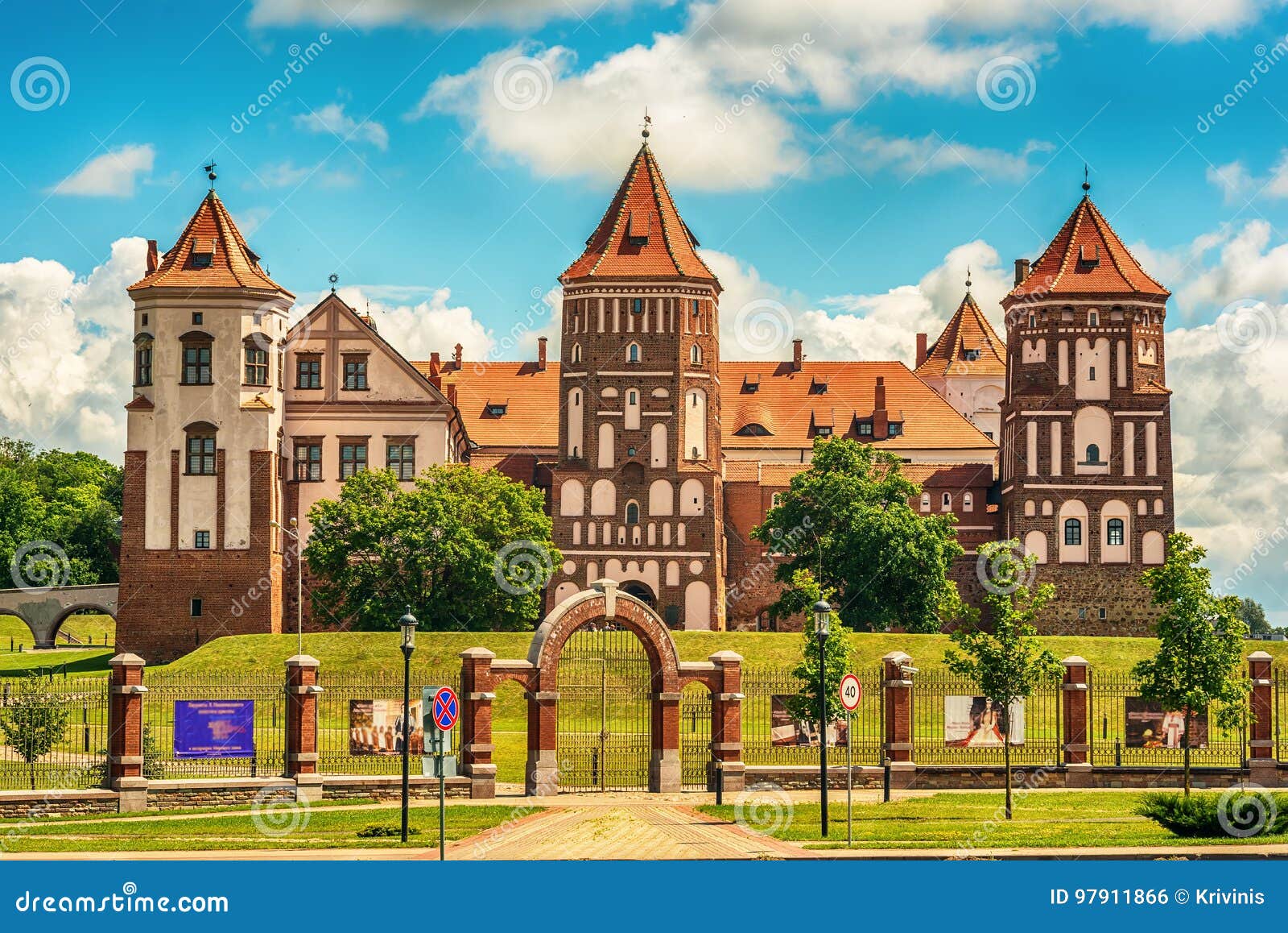 Belarus: Mir Castle in the Summer Stock Photo - Image of belarusian ...