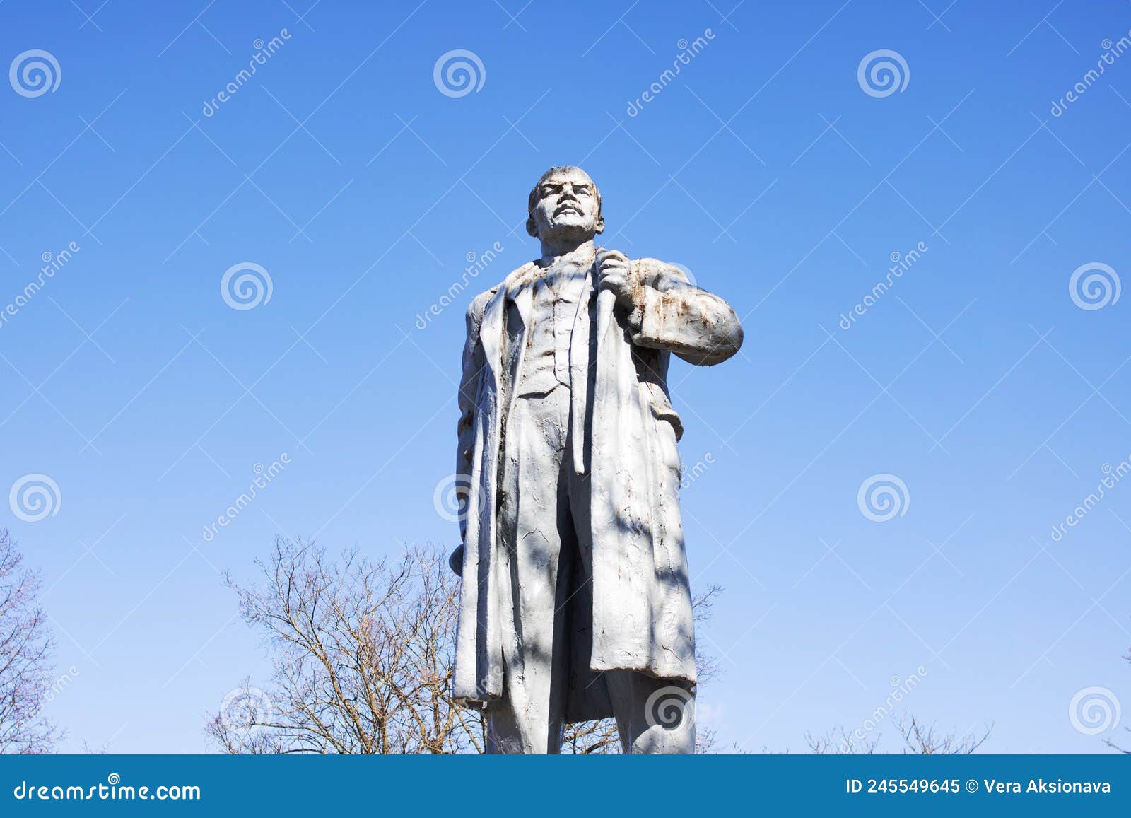 Belarus, Polotsk - 10 April, 2022: Statue of Lenin at the Train Station ...