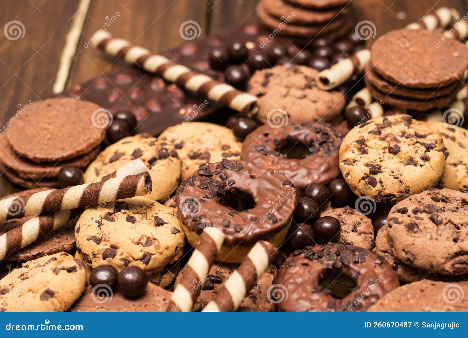 Belas Rosquinhas De Chocolate Palito De Chocolate E Biscoitos De ...