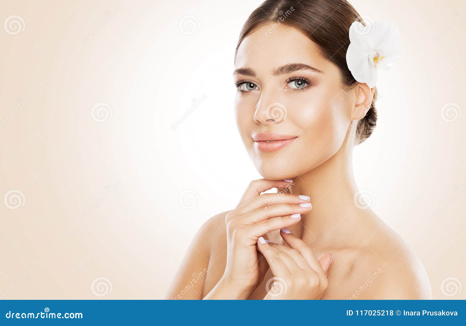 A Beleza Da Mulher, Os Cuidados Com a Pele Da Cara E Naturais Compõem ... A Beleza Da Mulher, Os Cuidados Com a Pele Da Cara E Naturais Compõem ...