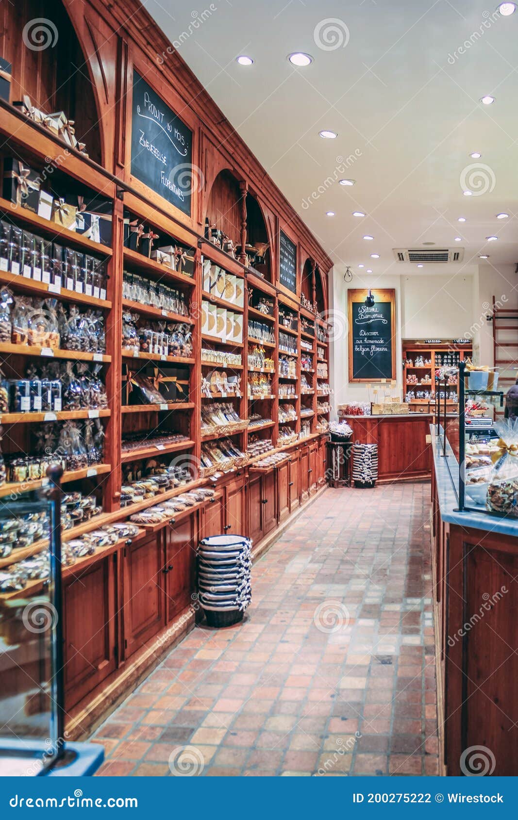 An Old Traditional Shop Counter With Weights And Scales. Vintage Shop ...