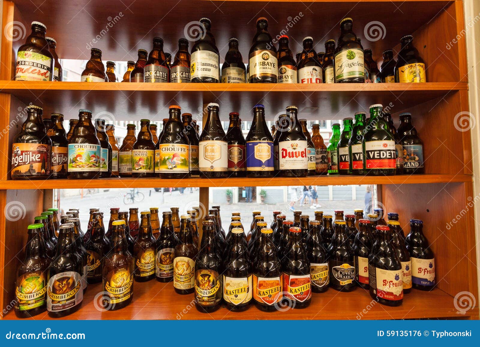 Belgisches Bier in Einem Shop Redaktionelles Foto - Bild von speicher ...