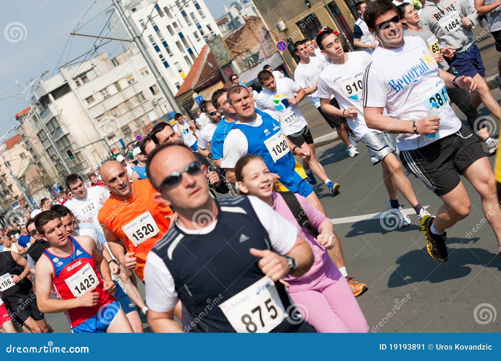Belgrade marathon runners editorial photo. Image of activity - 19193891