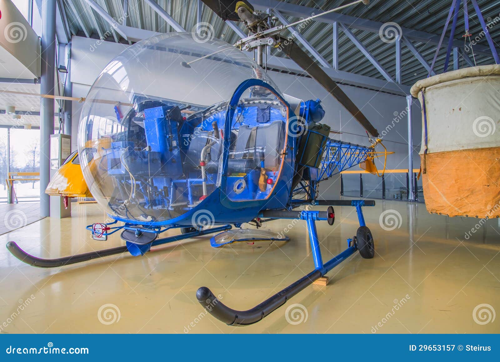 Bell 47 d-1 editorial photography. Image of airmobile - 29653157