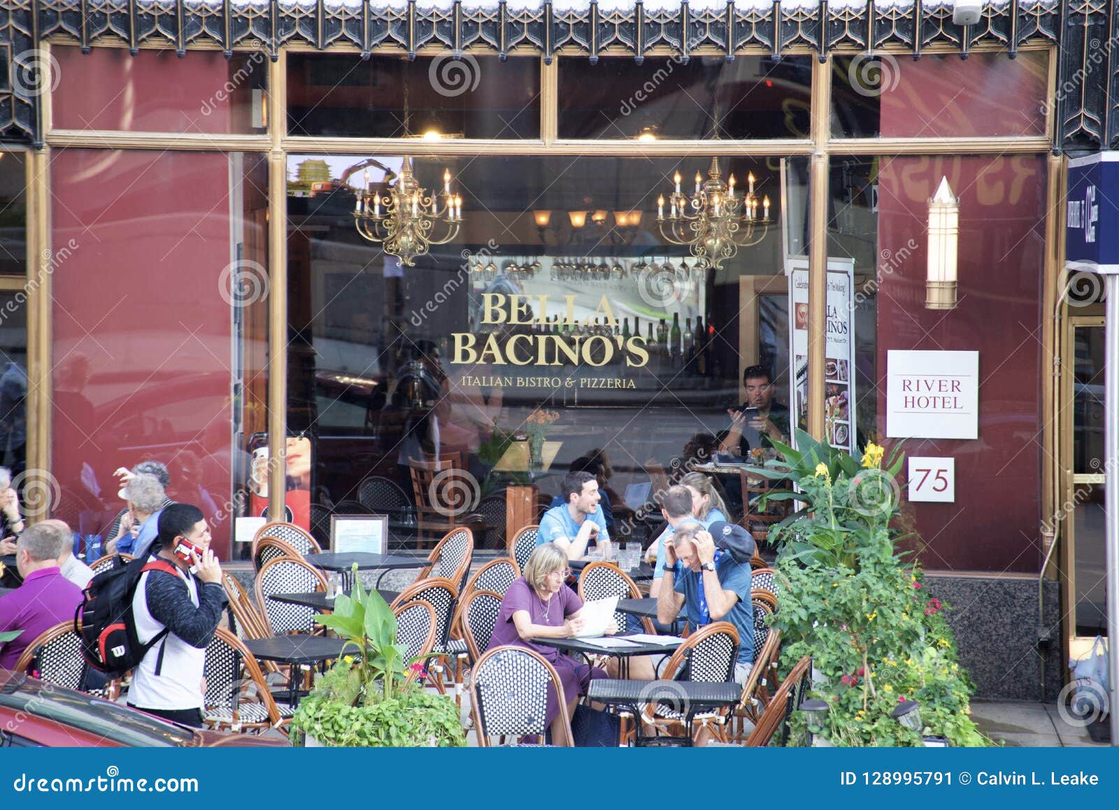 Bella Bacinos, Chicago, Illinois Foto editorial - Imagen de ...