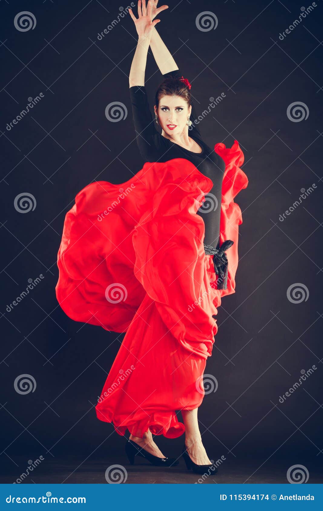 Bella Donna Che Balla Ballo Orientale Fotografia Stock - Immagine di ...