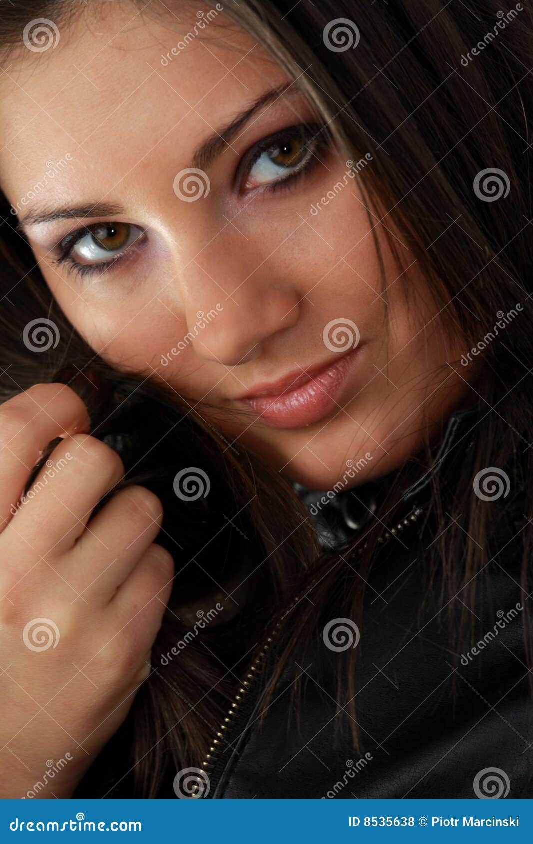 Bella Giovane Donna (ragazza) Fotografia Stock - Immagine di capelli ...