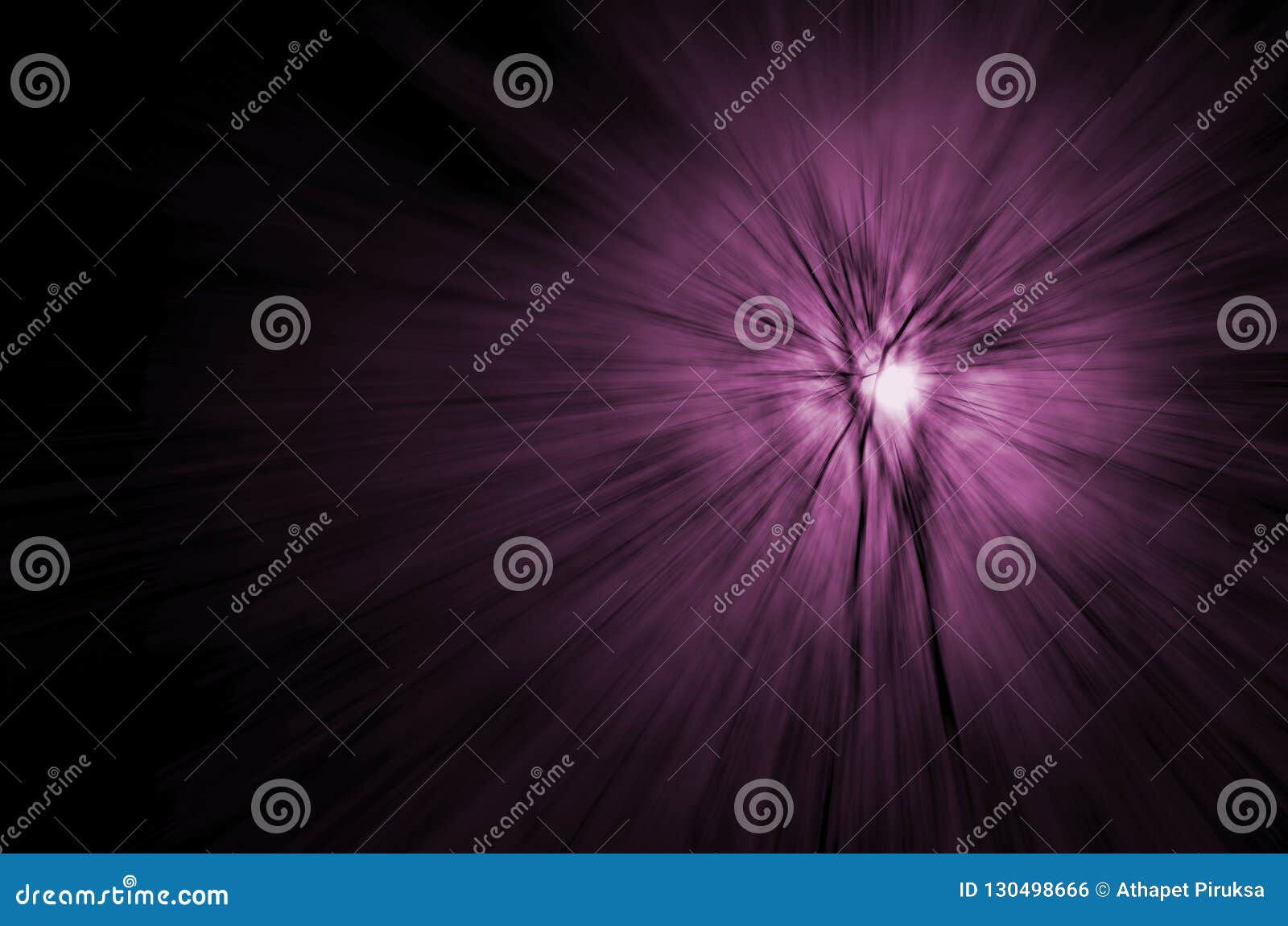 Bella Linea Raggio Di Luce Viola Dal Centro Bianco Fotografia Stock ...