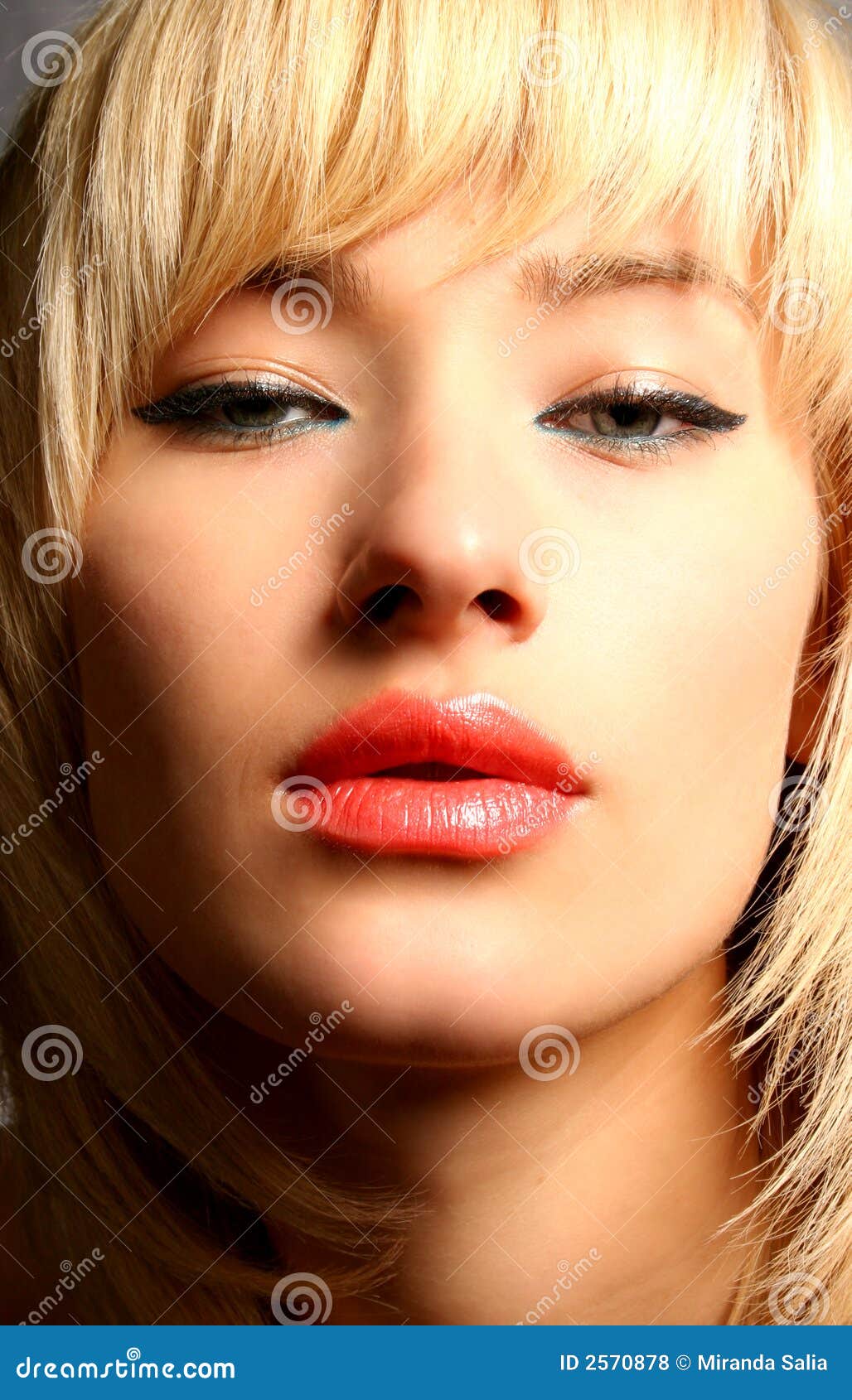 Bella ragazza 01 fotografia stock. Immagine di impudente - 2570878