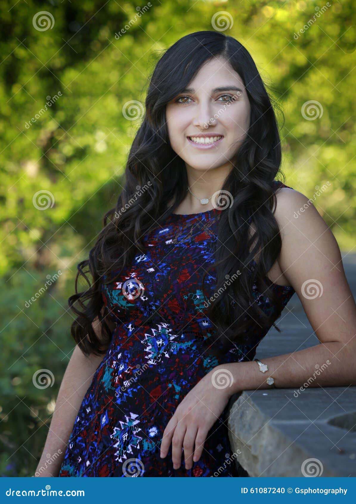 Bella ragazza fotografia stock. Immagine di persona, allegro - 61087240