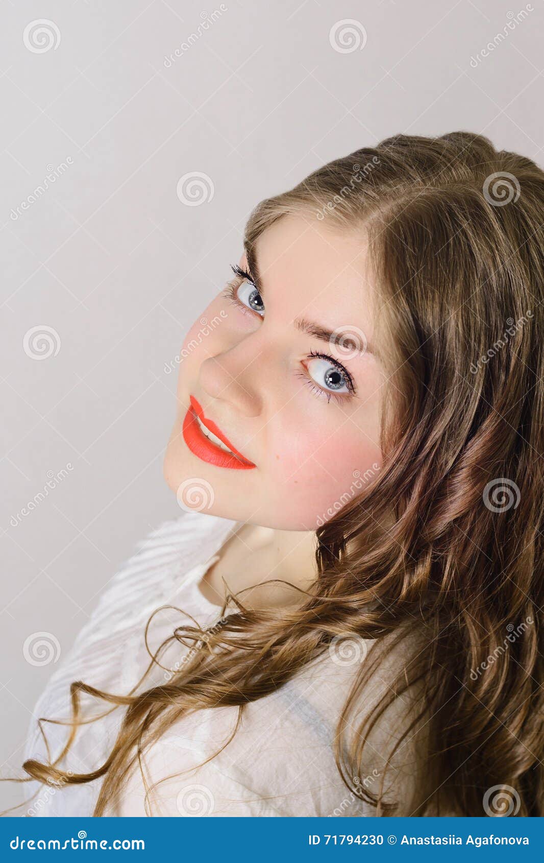 Bella ragazza fotografia stock. Immagine di ragazza, modello - 71794230