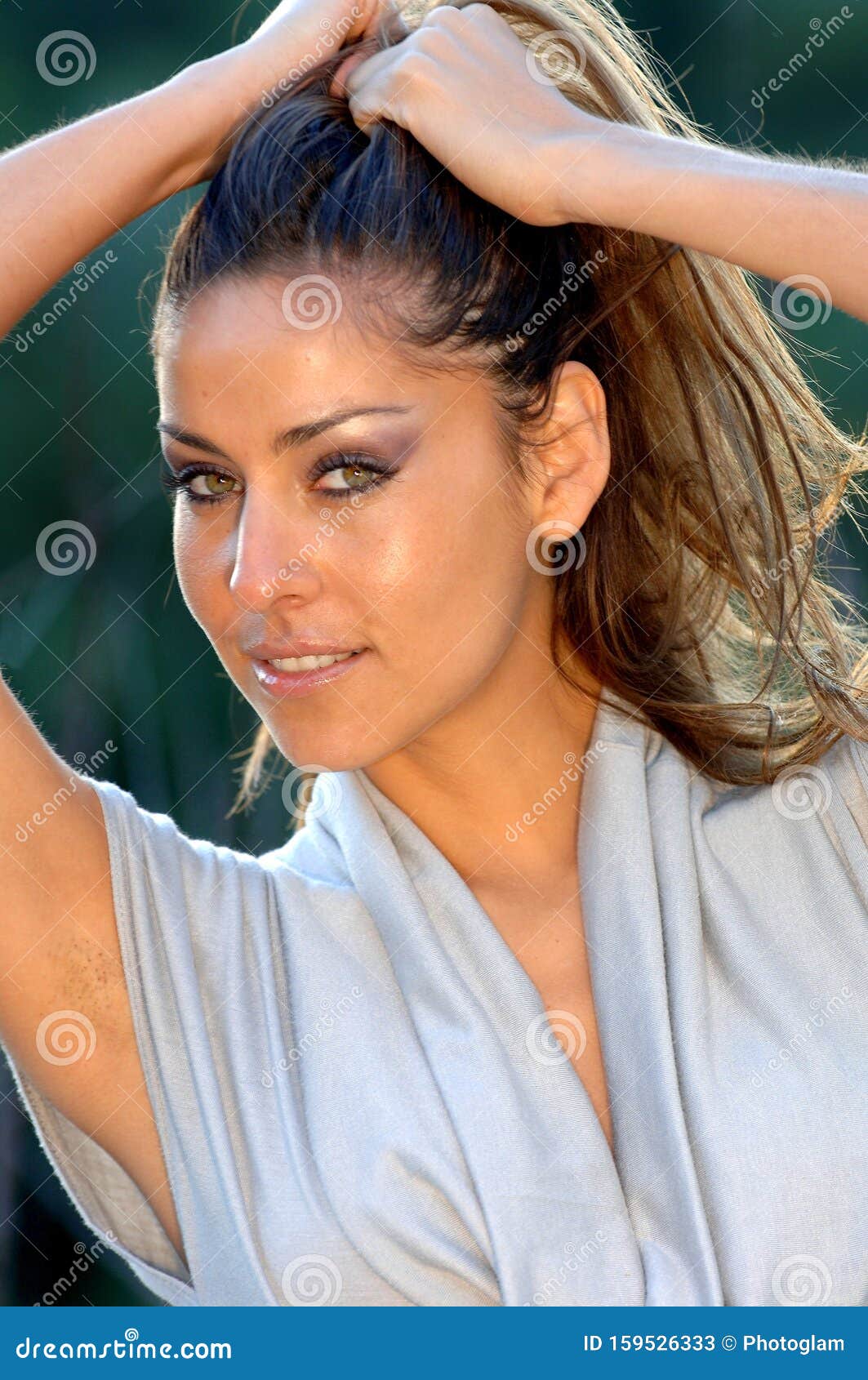 Bella ragazza bionda immagine stock. Immagine di ragazza - 159526333