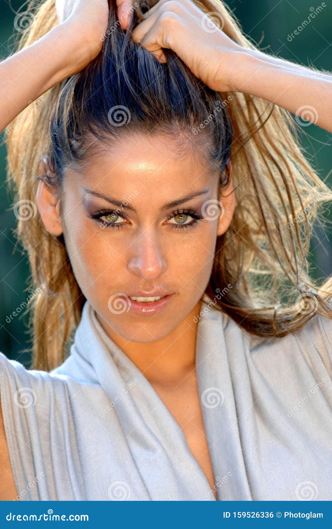 Bella ragazza bionda fotografia stock. Immagine di ragazza - 159526336