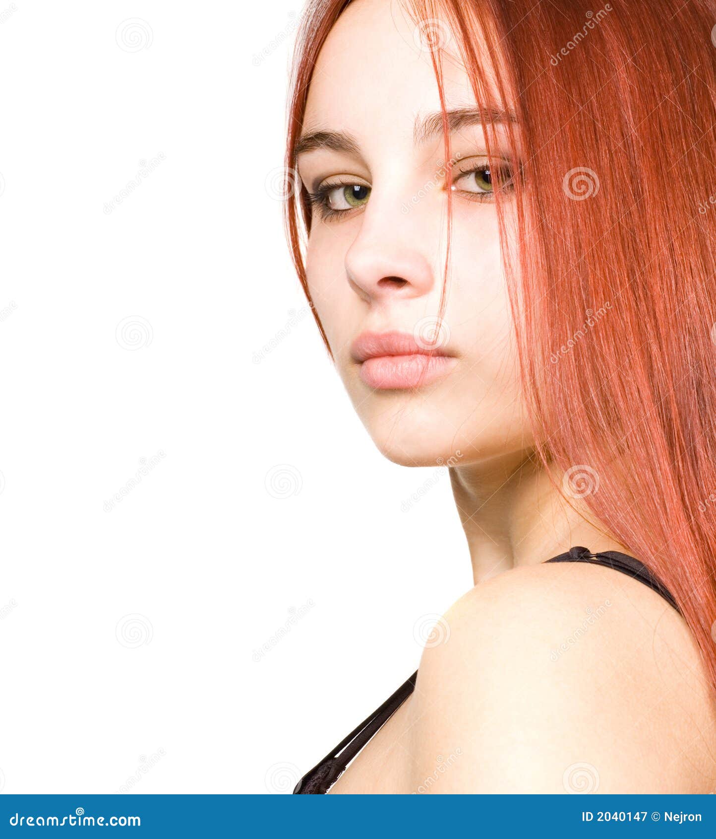 Bella Ragazza Con Capelli Rossi E Gli Occhi Verdi Immagine Stock ...