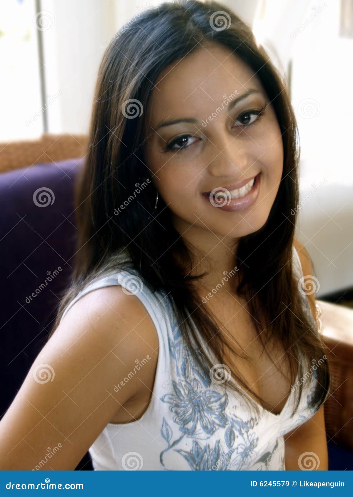 Bella ragazza sorridente immagine stock. Immagine di americano - 6245579