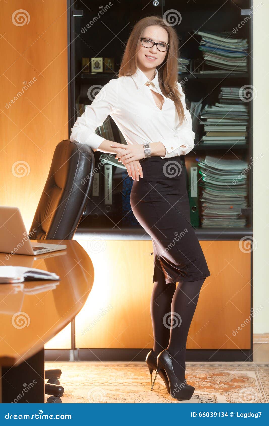 Bella Segretaria in Posto Di Lavoro Fotografia Stock - Immagine di ...