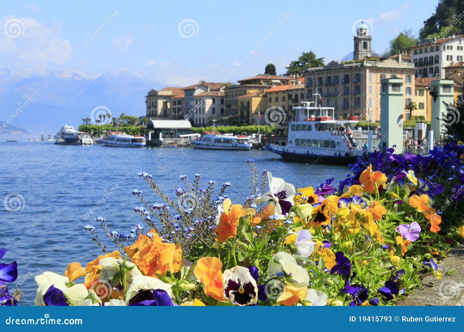 Bellagio en comomeer stock afbeelding. Image of toerisme - 19415793