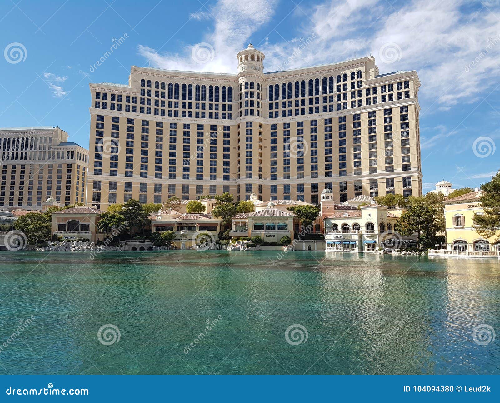 Bellagio hotel obraz editorial. Obraz złożonej z niebo - 104094380