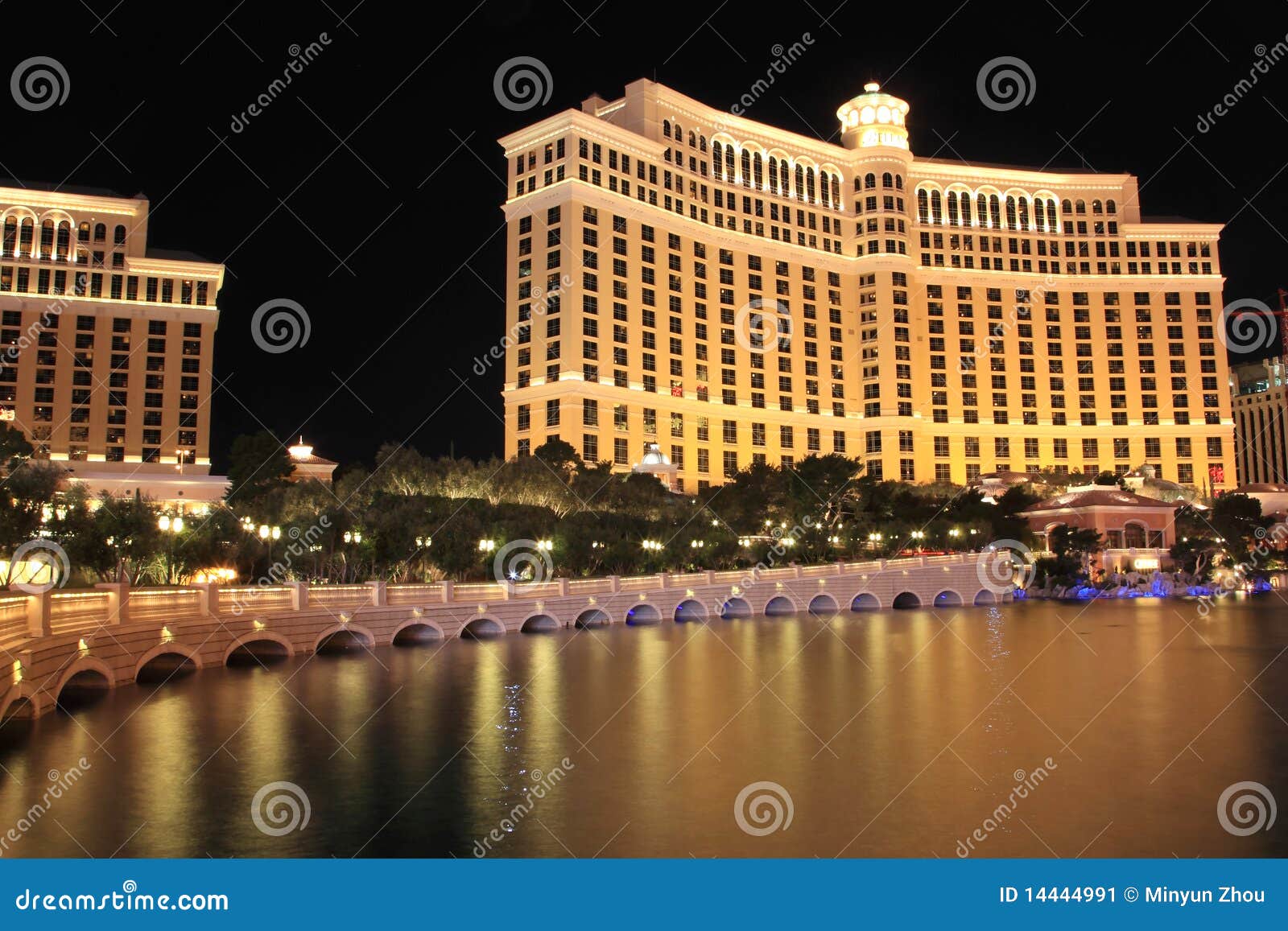 Bellagio Hotel Fountains Editorial Photo | CartoonDealer.com #100067509