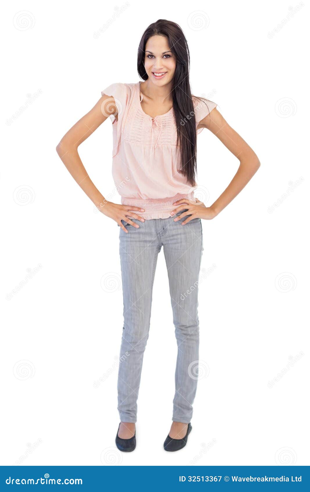 Belle Brune Avec Des Mains Sur Ses Hanches Image stock - Image du yeux ...