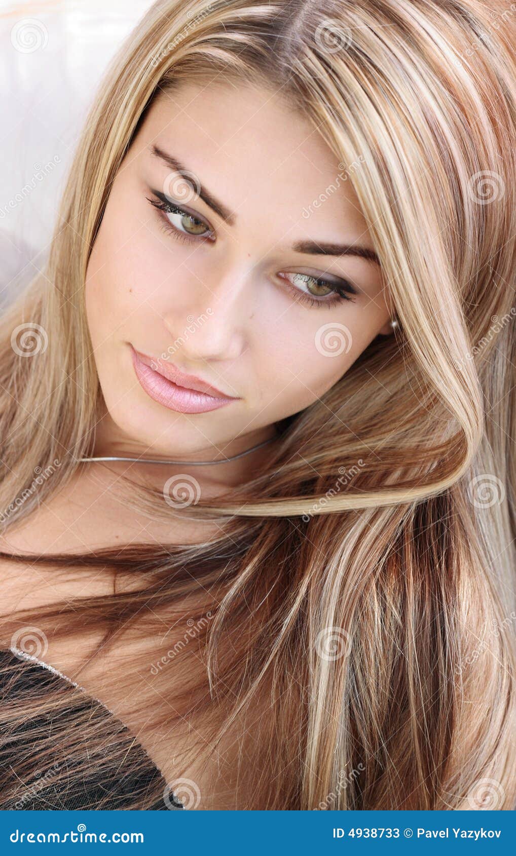 Belle coiffure image stock. Image du propre, renivellement - 4938733