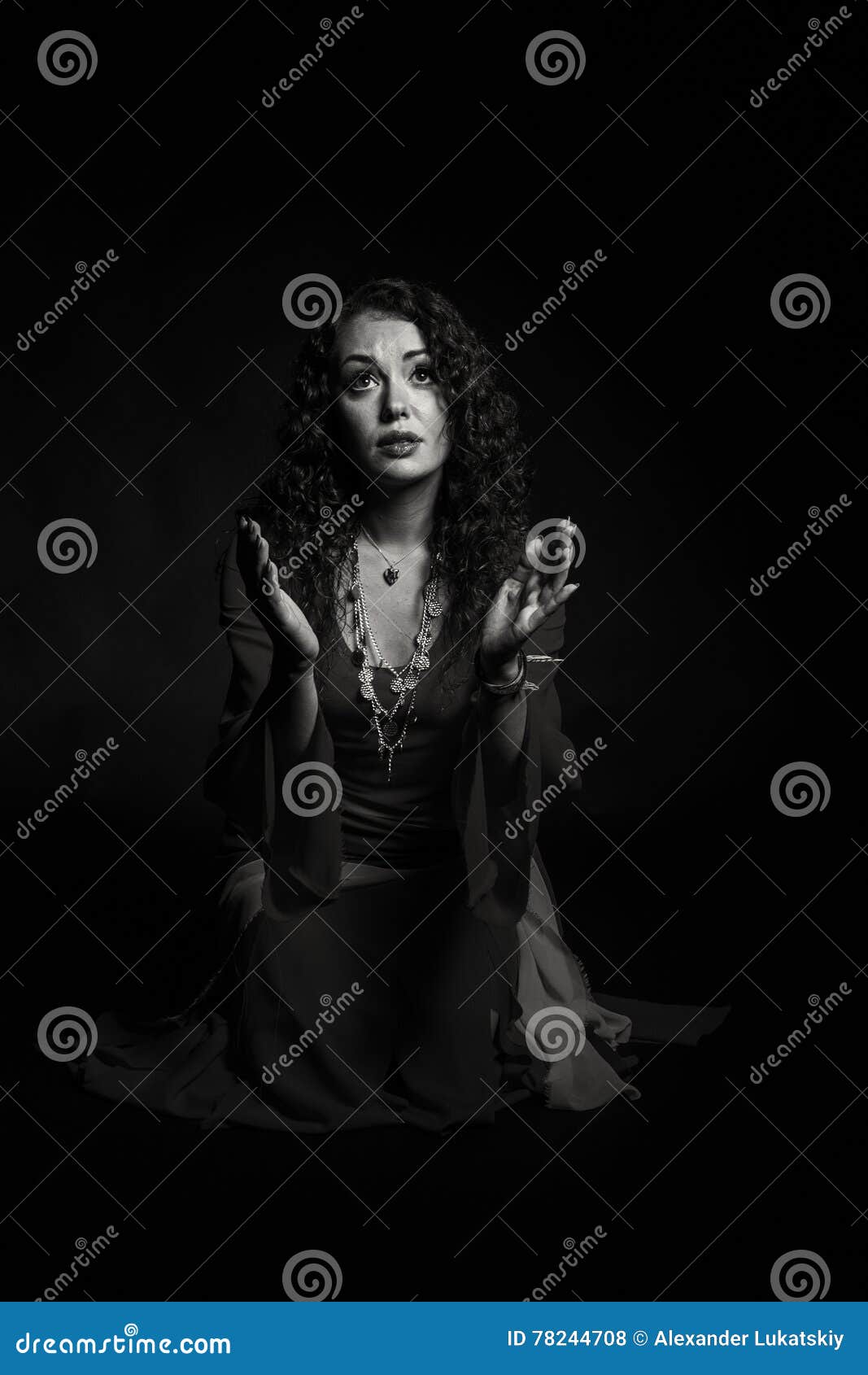 Belle Femme Gitane Dans L'image Photo stock - Image du beauté ...