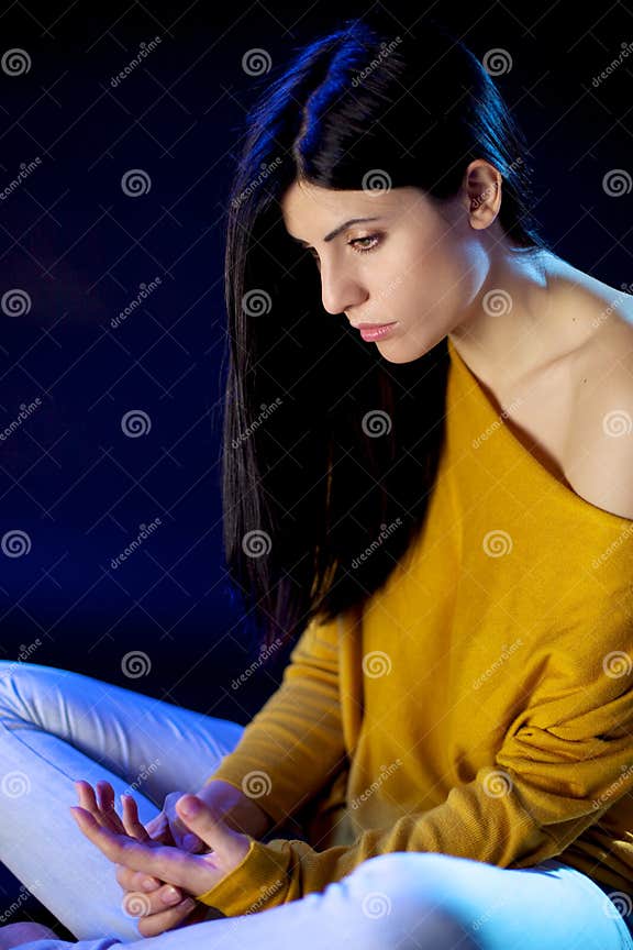 Belle Femme Seule Triste Photo Stock Image Du Caucasien 27873388