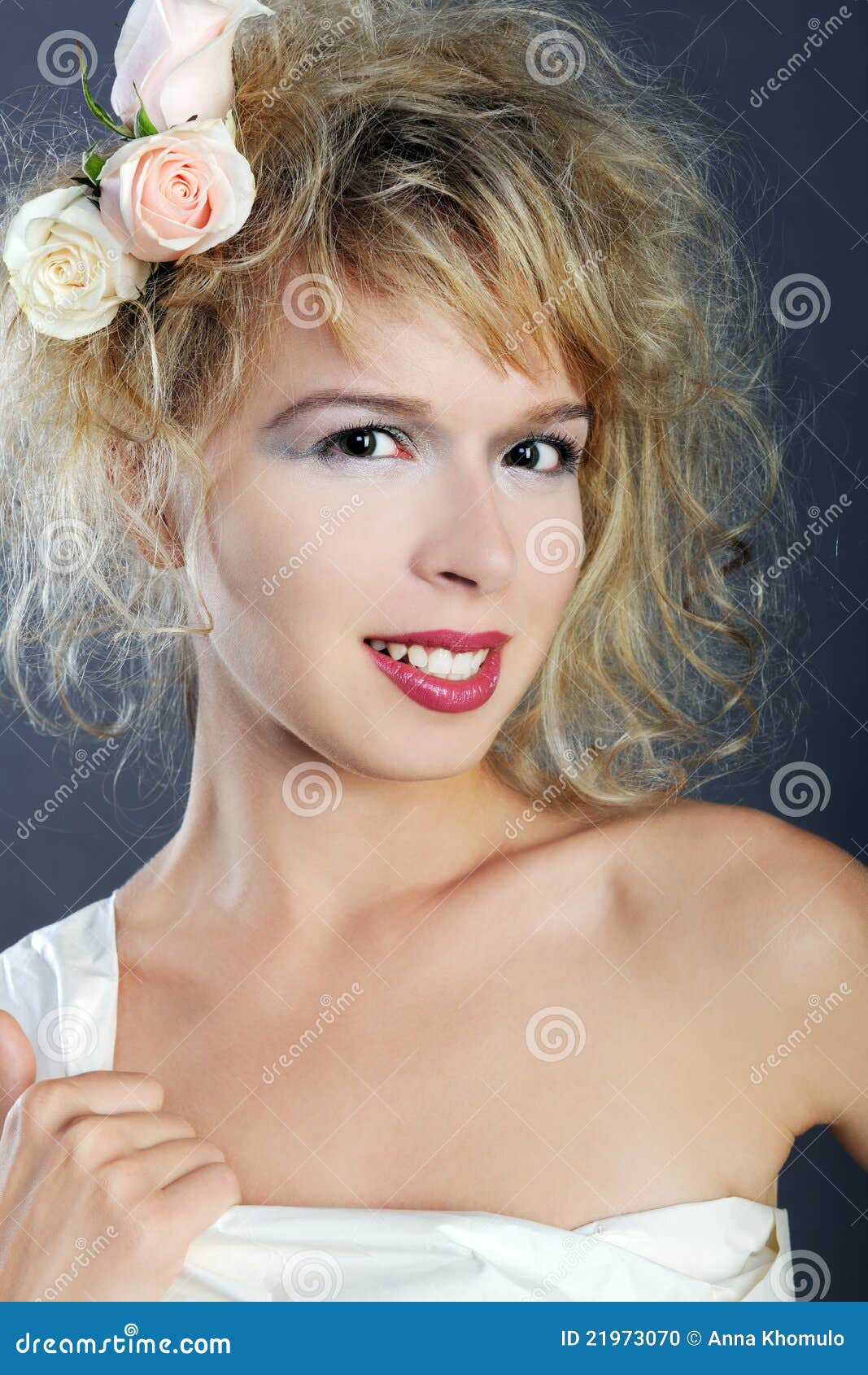Belle fille photo stock. Image du femme, charme, visage - 21973070