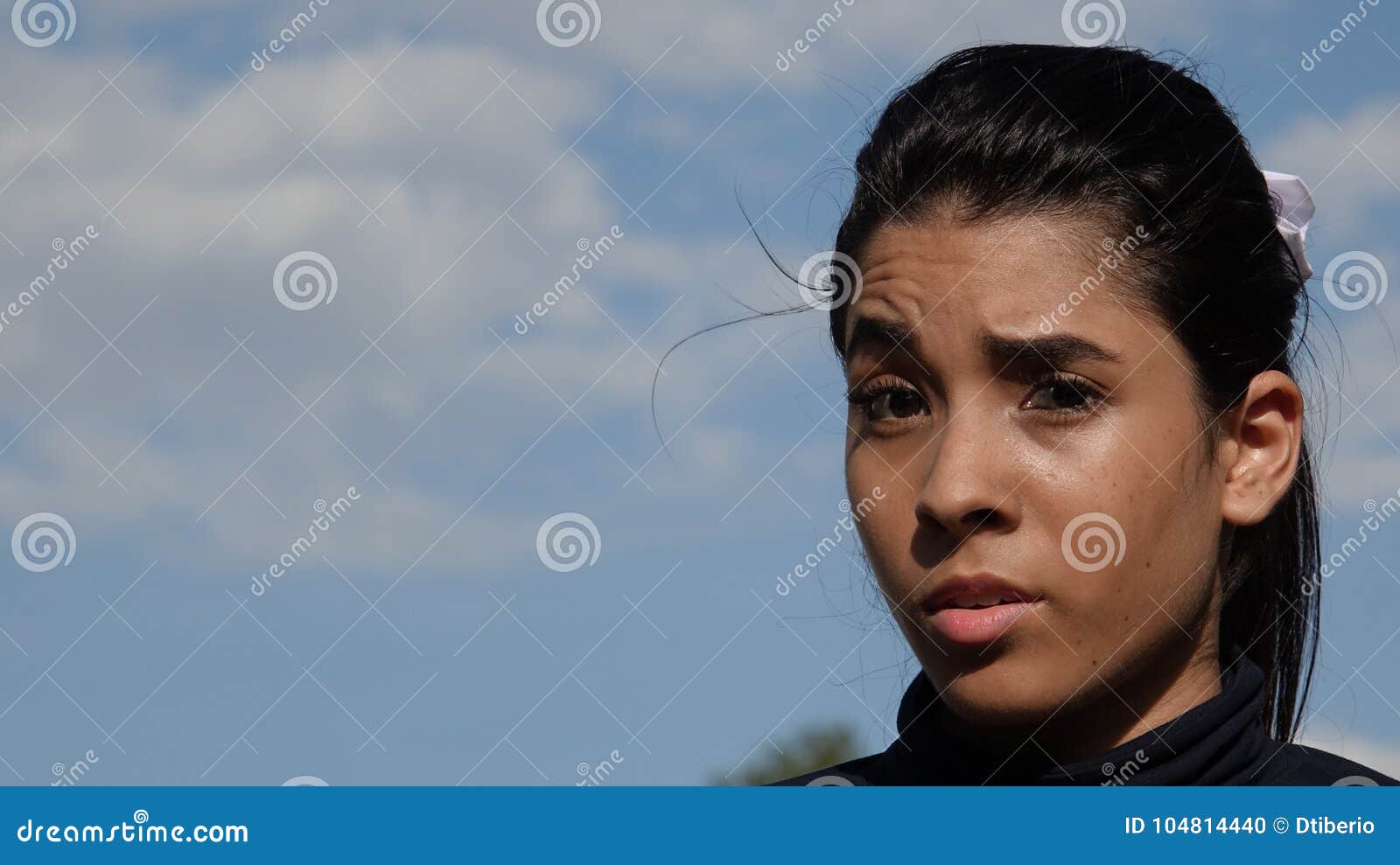 Belle fille apathique photo stock. Image du jeune, adolescents - 104814440