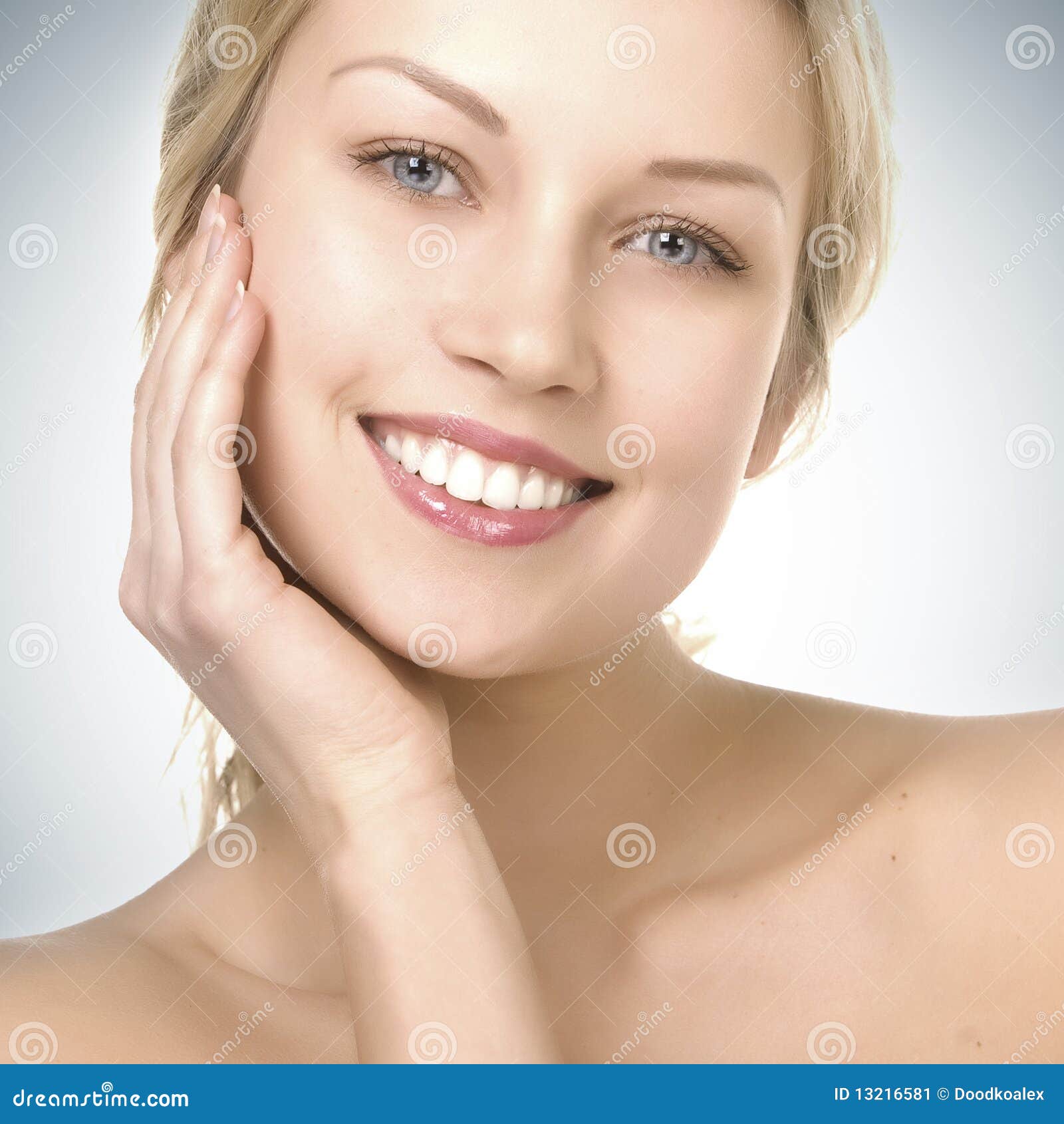 Belle Fille Avec Le Joli Sourire Image Stock Image Du Attrayant