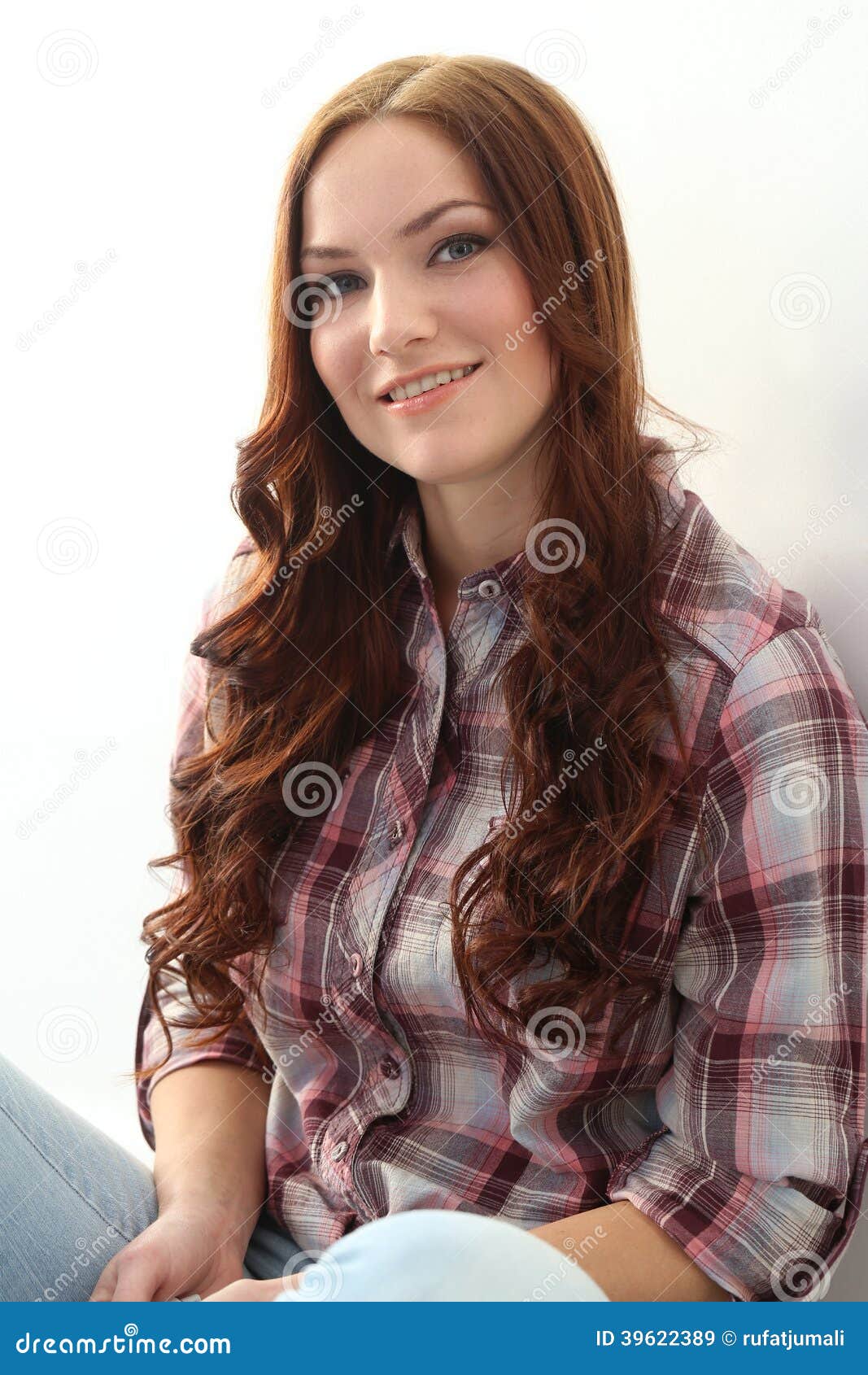 Belle Fille Avec Le Visage Mignon Image stock - Image du fond, beauté ...