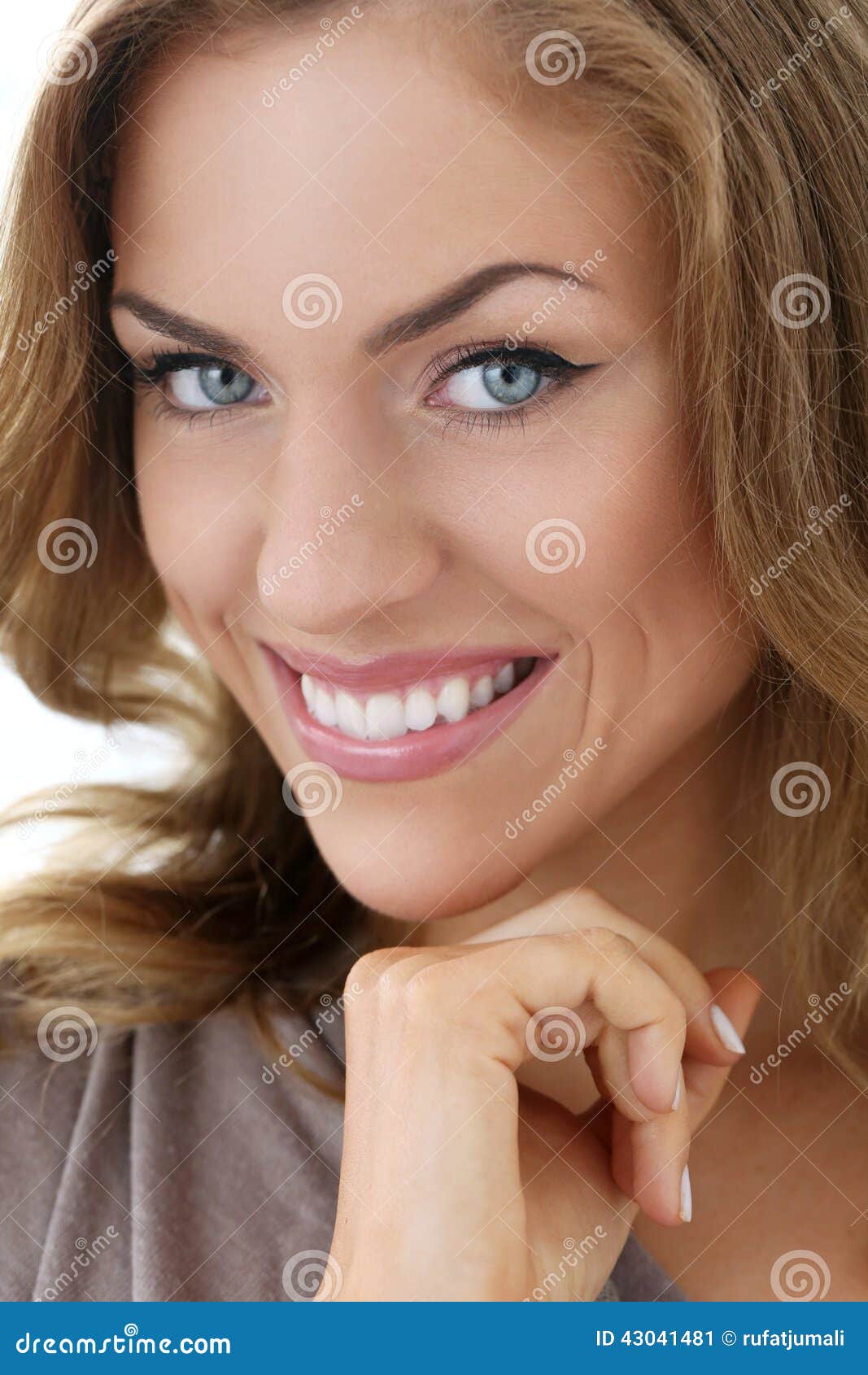 Belle Fille Avec Le Visage Mignon Image stock - Image du main ...