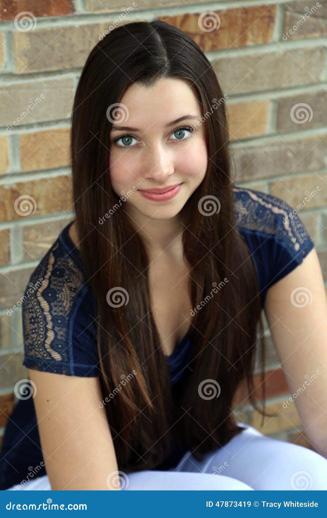 Belle Fille De Ladolescence Avec De Longs Cheveux Image Stock Image
