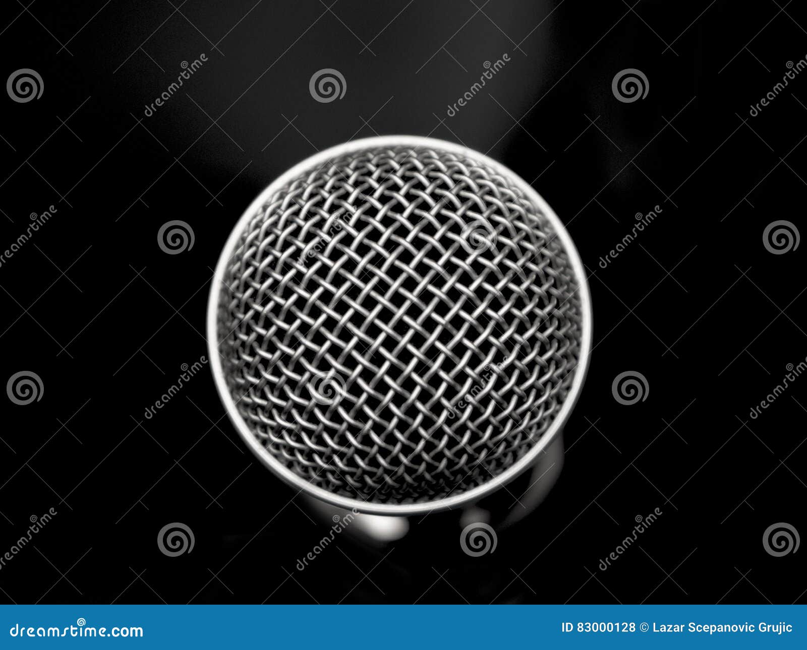 Belle Fin Noire Et Blanche De Microphone Photo stock - Image du karaoke ...