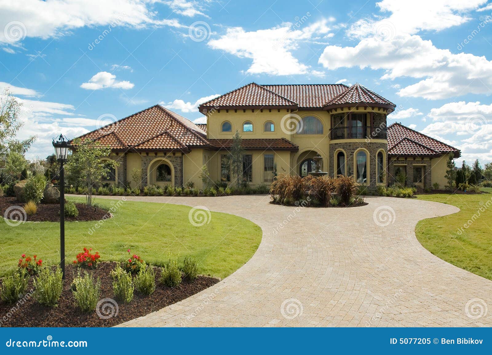 Belle maison de la Toscane image stock. Image du bleu - 5077205