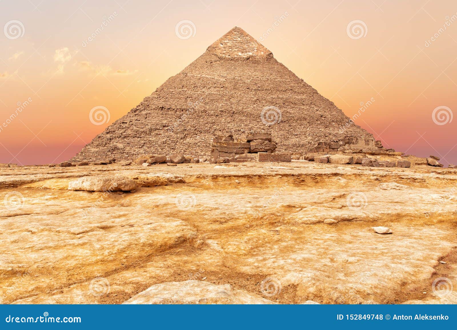 Belle Pyramide De Chephren Au Coucher Du Soleil, Gizeh Photo stock ...